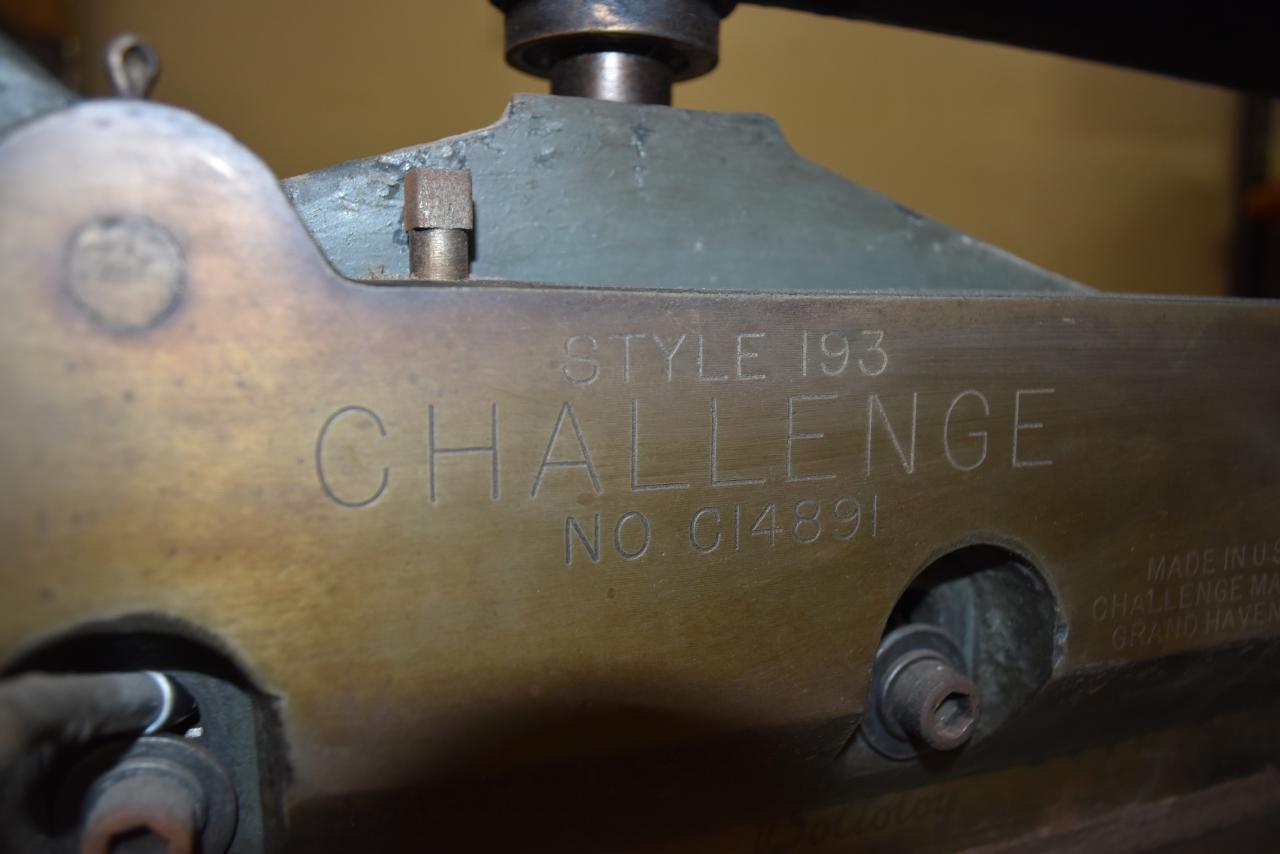 Lot #29: Challenge Paper Cutter 193 - Manual Operated on Original Base ...
